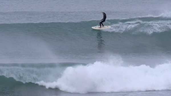 Watch: Derek Hynd And His Finless Horse | SURFER Watch: Derek Hynd And His Finless Horse | SURFER